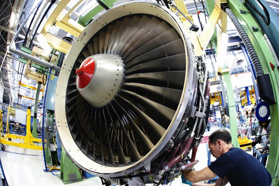 Firmy Pratt & Whitney inwestują 220 mln zł - Puls Biznesu - pb.pl